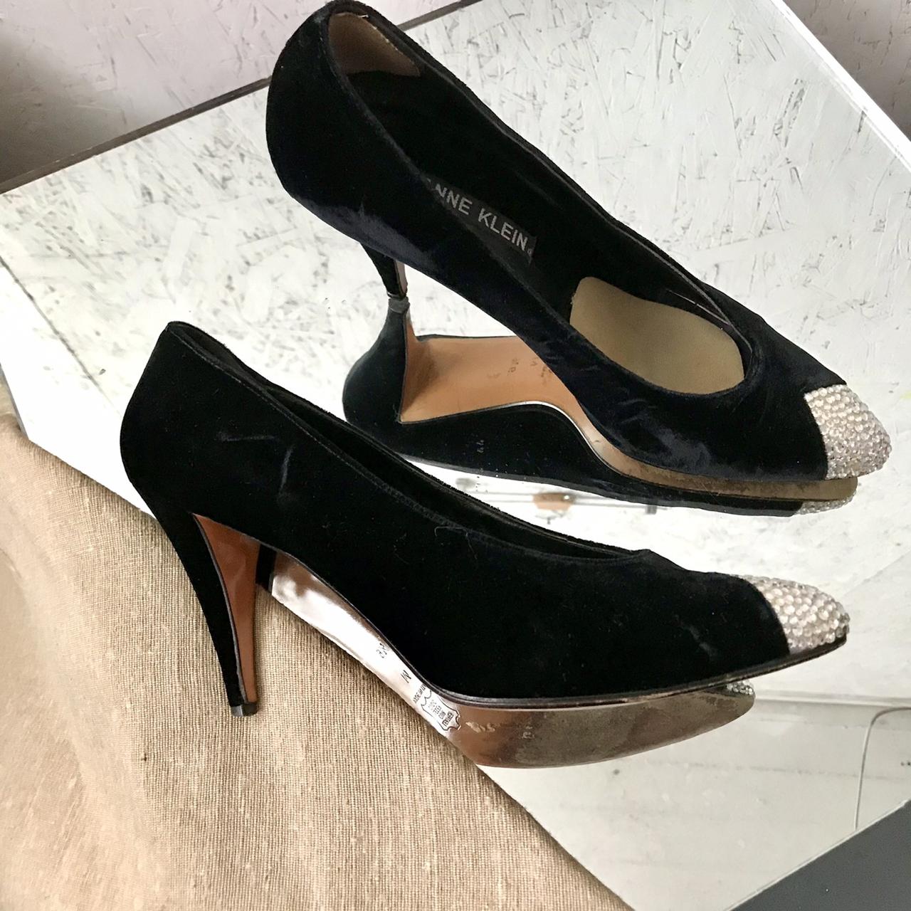 Party like it’s 1989! Vintage 80s black velvet Anne... - Depop