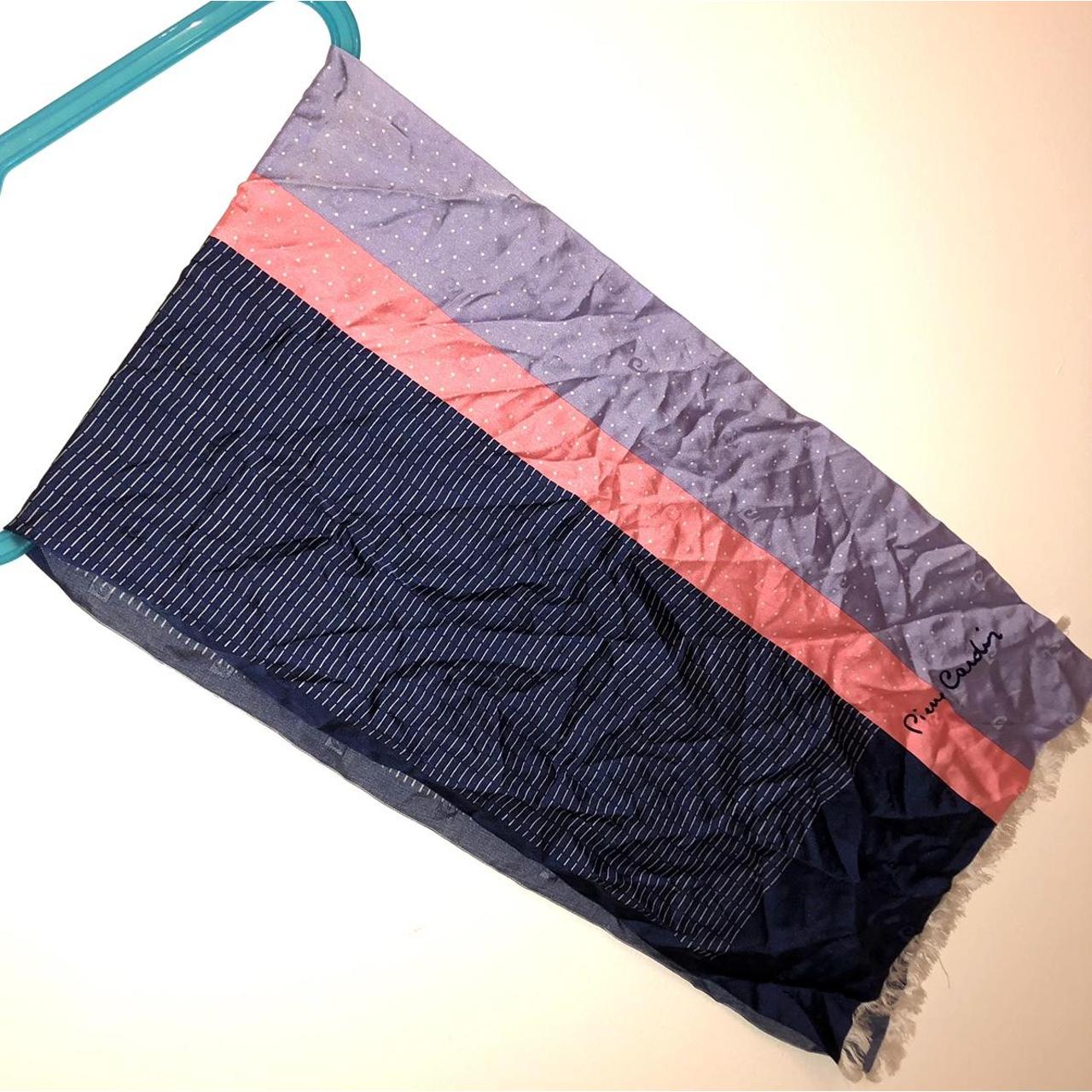 STUNNING VINTAGE 90s Women’s Scarf . In EXCELLENT... - Depop