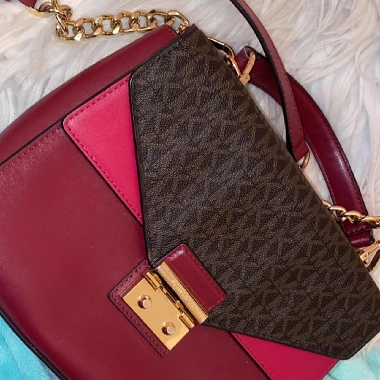 IN BRAND NEW CONDITION MICHEAL KORS CROSS BODY -in... - Depop