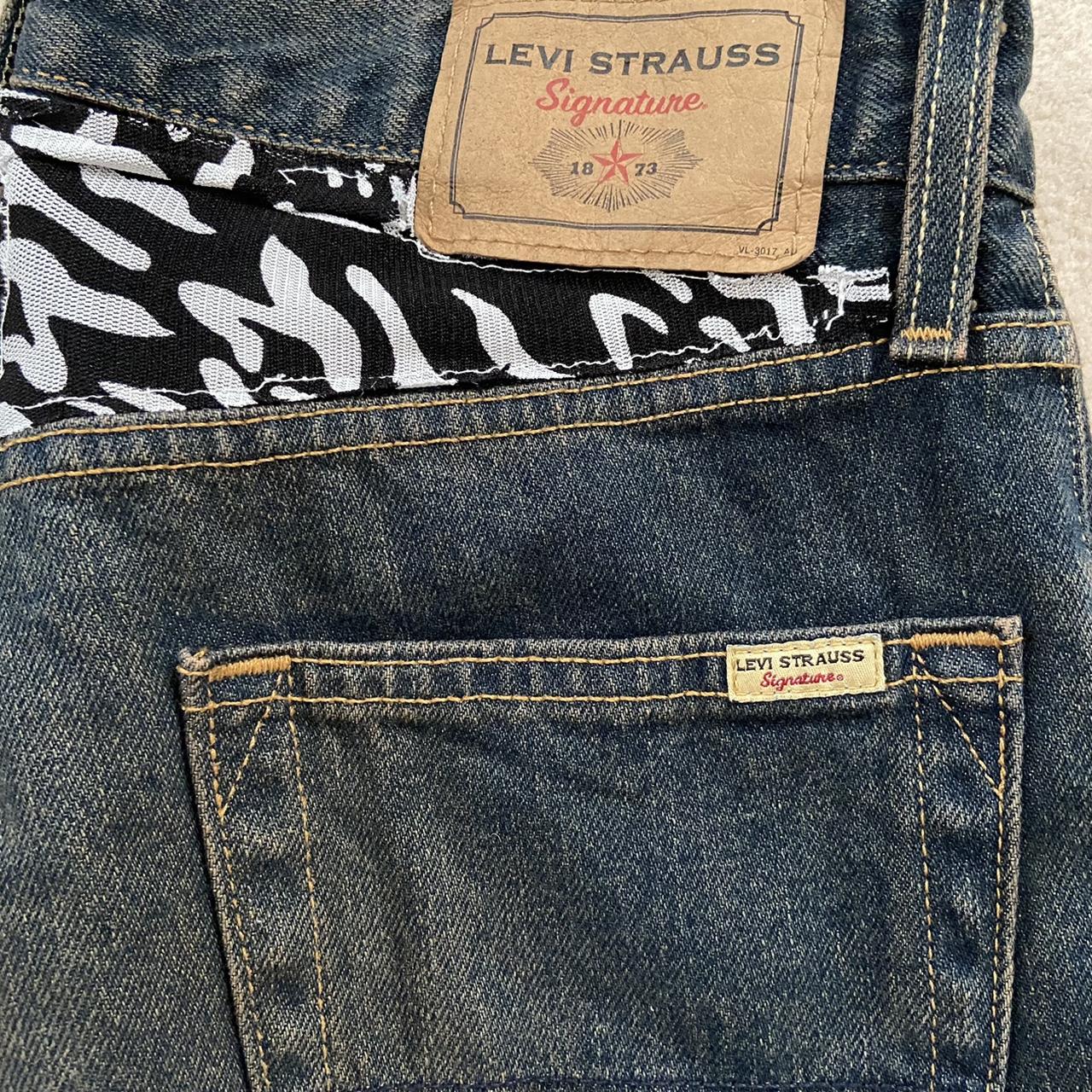 Levi Straight leg 30x32 vintage Melrose Jeans... - Depop