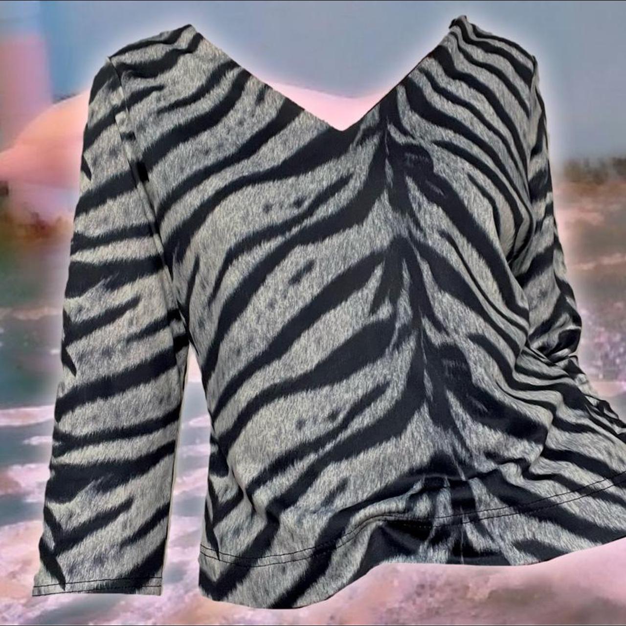Stunning new look y2k zebra print v neck top Size m... - Depop