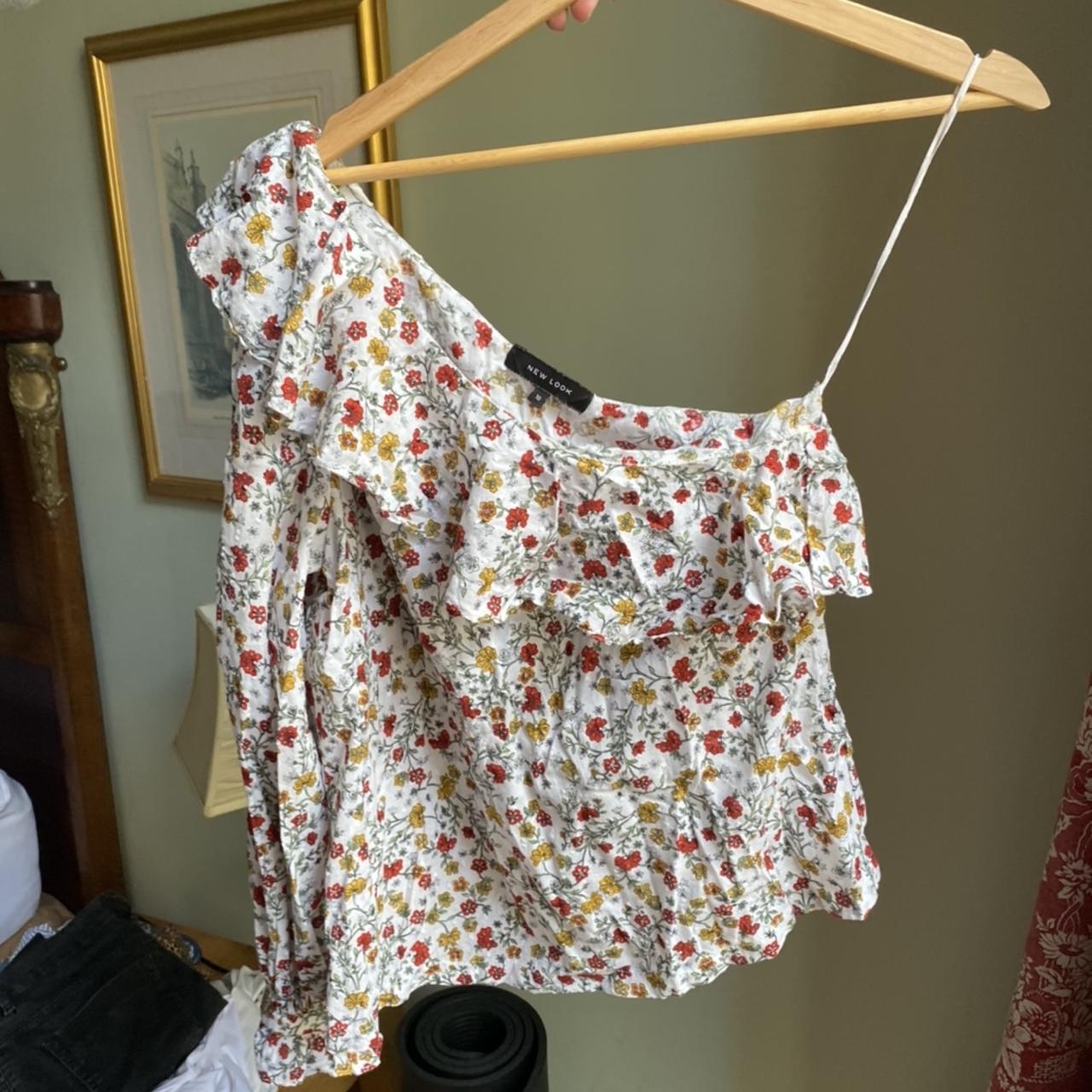 NEW LOOK one shoulder floral top Ruffle detail at... - Depop