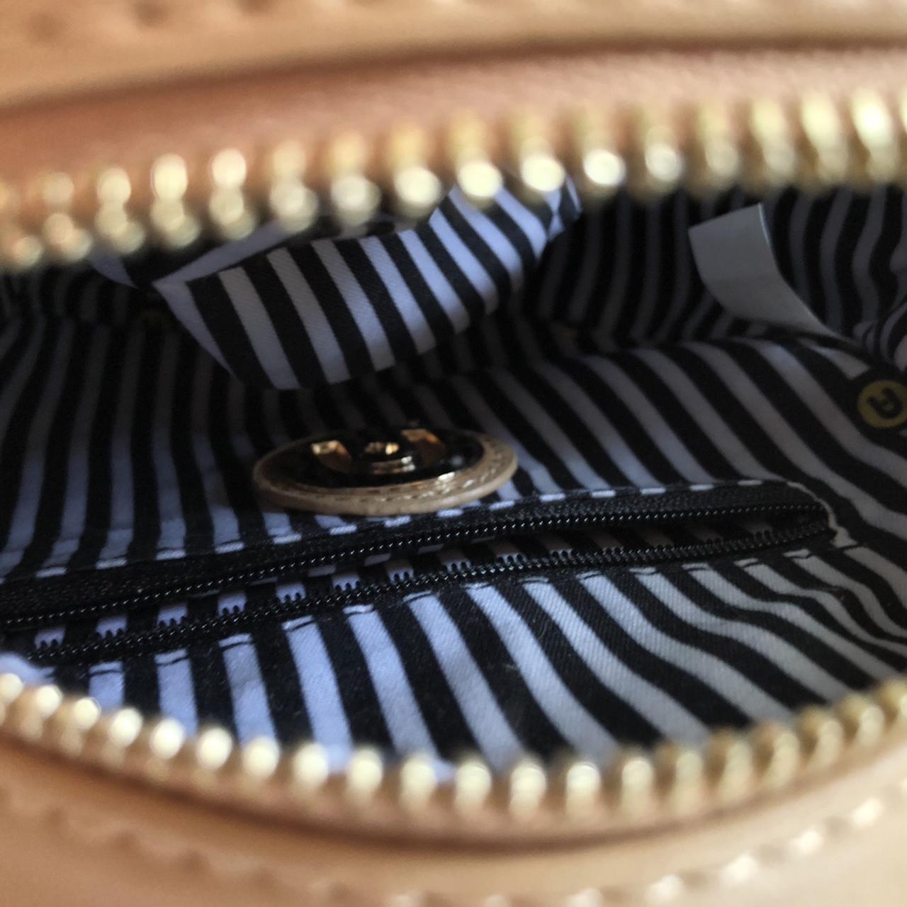 SUGAR GLAZED DOUGHNUT PURSE Super cute round purse.... - Depop