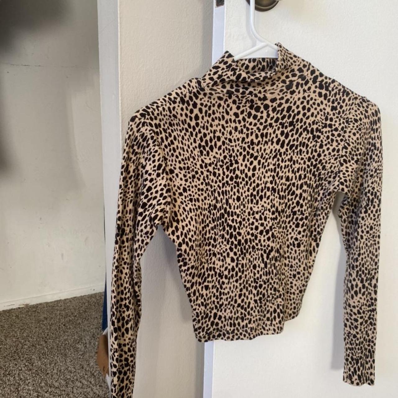 Brandy daniela cheetah turtleneck Amazing condition... - Depop