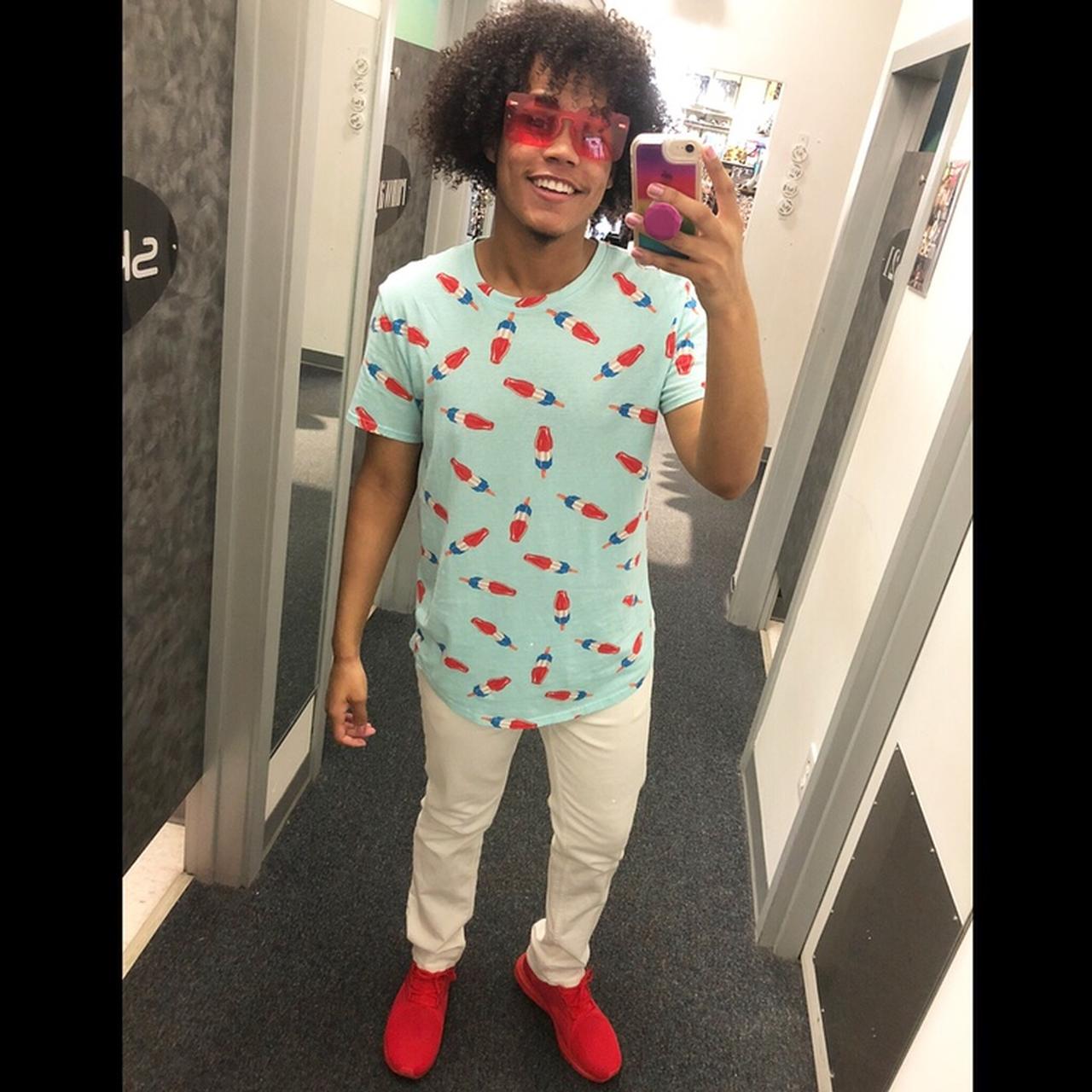 Rue 21 Men's Red and Blue T-shirt | Depop