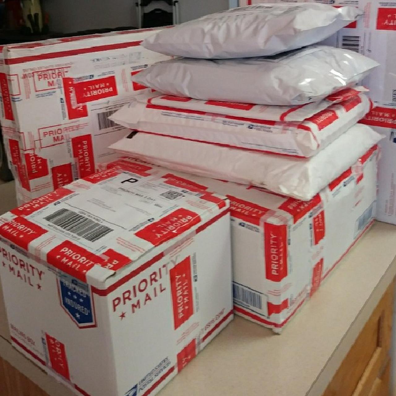 BUNDLE UP for free shipping on US orders! Had... - Depop