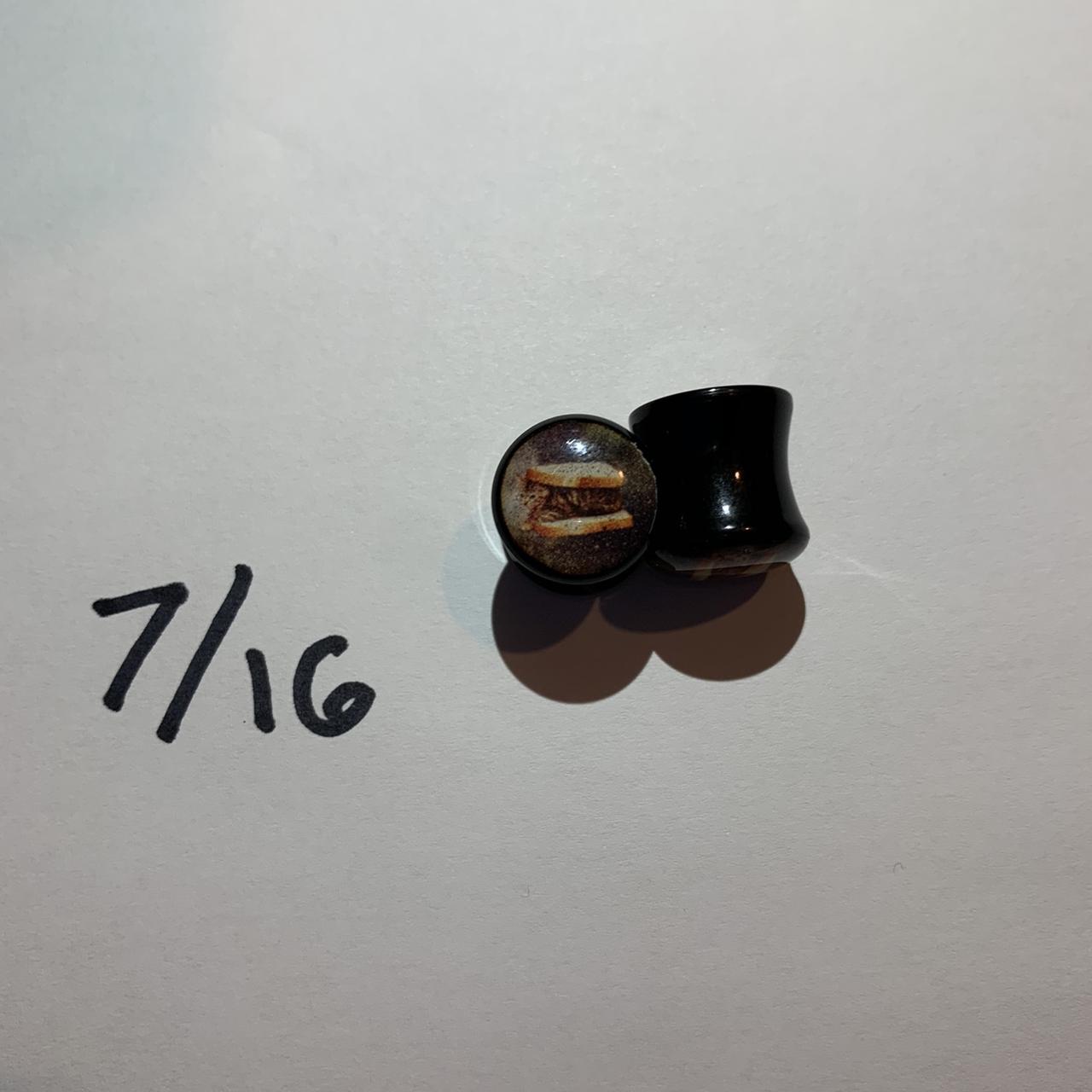 Cute kitty gauges CAT IN BETWEEN SANDWICH BREAD... - Depop