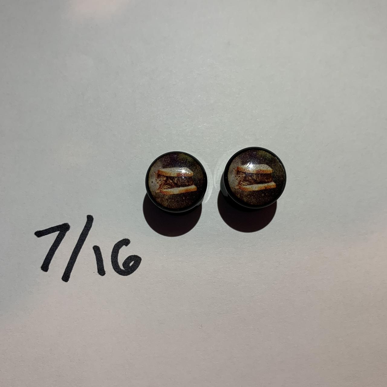 Cute kitty gauges CAT IN BETWEEN SANDWICH BREAD... - Depop