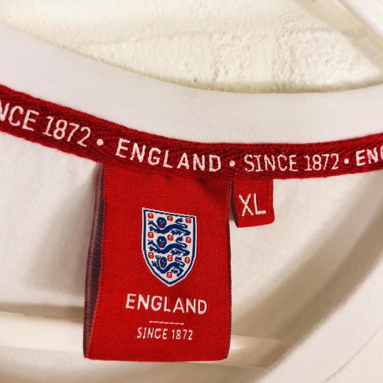 Vintage England Tee. White England Top Size:... - Depop