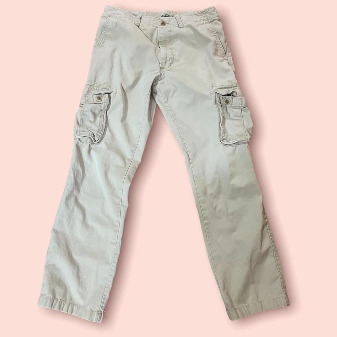Old Navy cream cargos size 30x32 no flaws #explore... - Depop