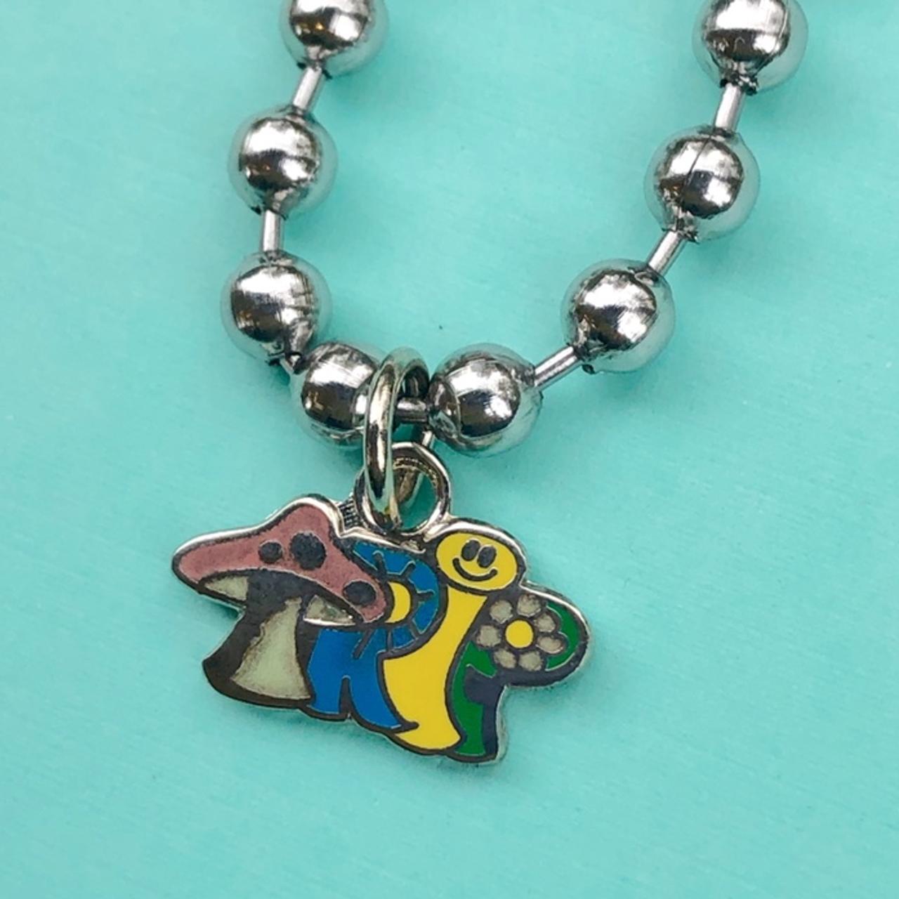 🌈 90s VINTAGE TRIP CHARM 🌈 This cutie is totally 60s... - Depop