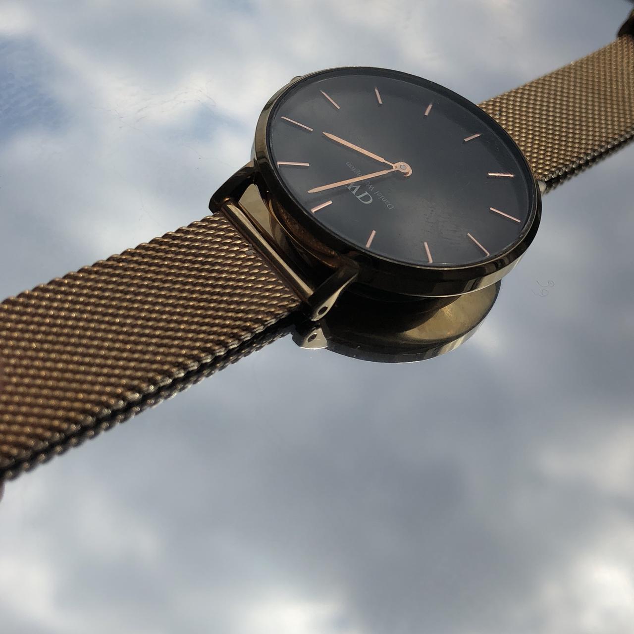 Daniel Wellington gold band watch Retails for... - Depop