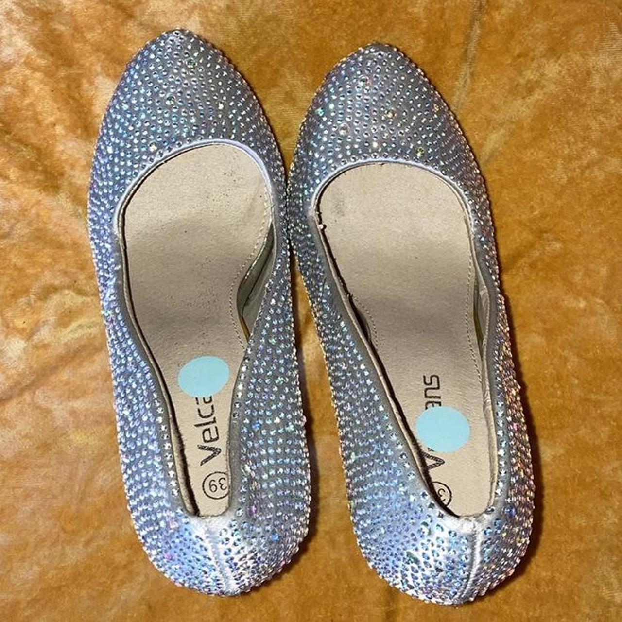 Women's Silver and Blue Courts | Depop