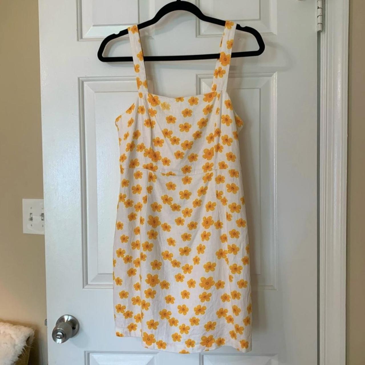 Daisy Floral Print Mini Dress | Size Small | White... - Depop