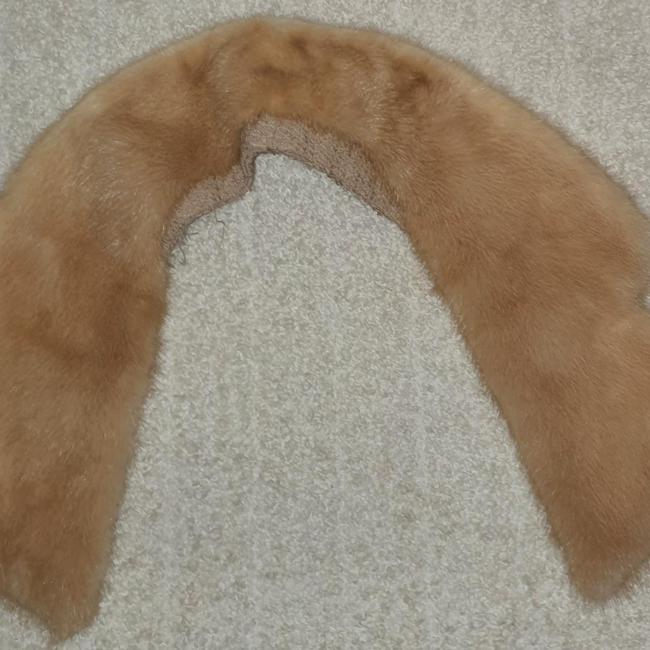 Fur neck, lovely to add on a coat or jacket - Depop