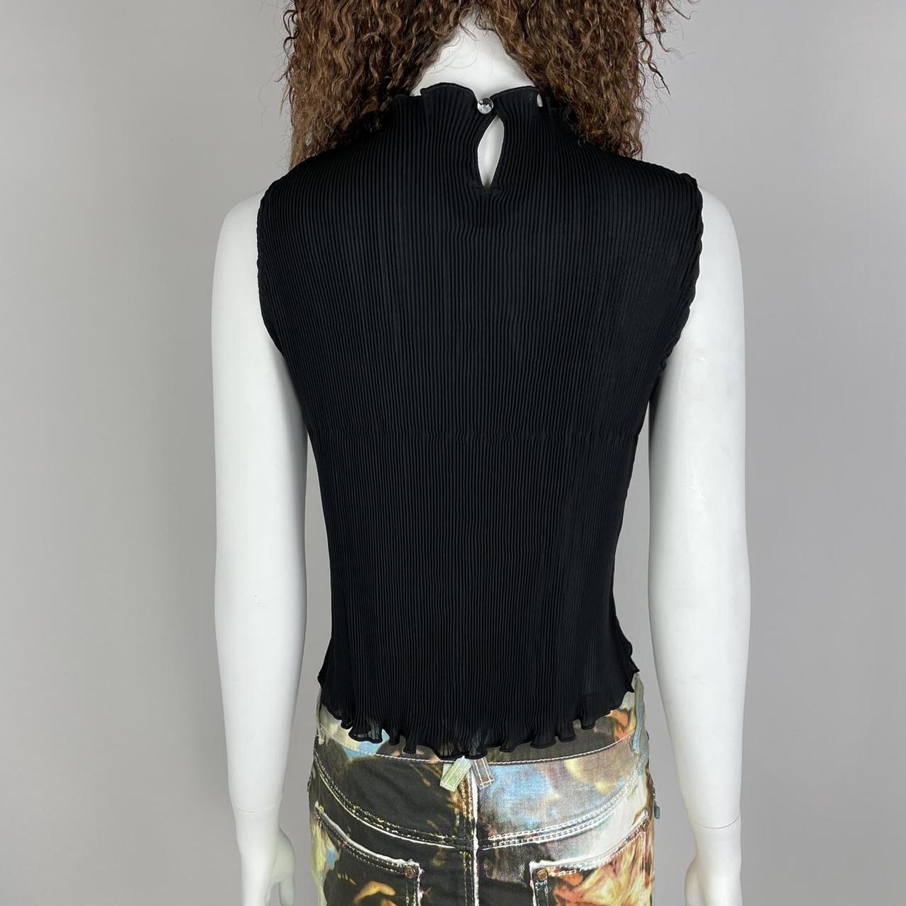 Kitty print black pleated vest/tank top Fabric is... - Depop