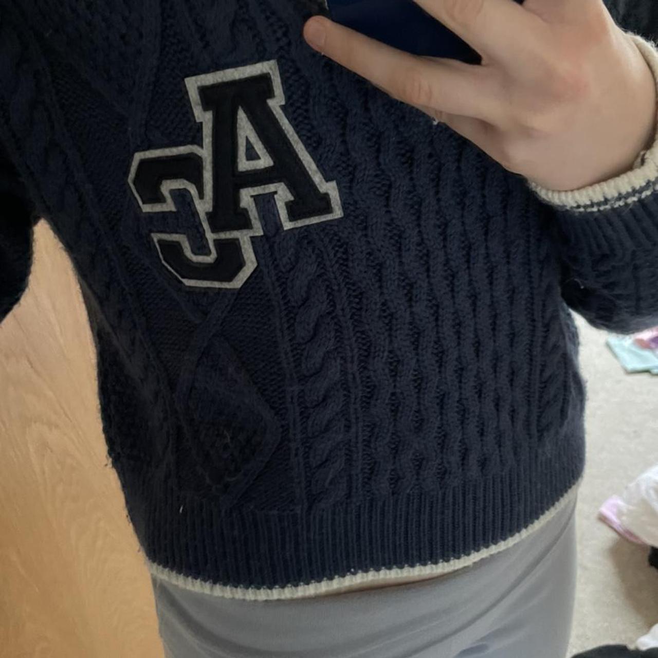 Cable knit preppy jumper in perfect condition - Depop