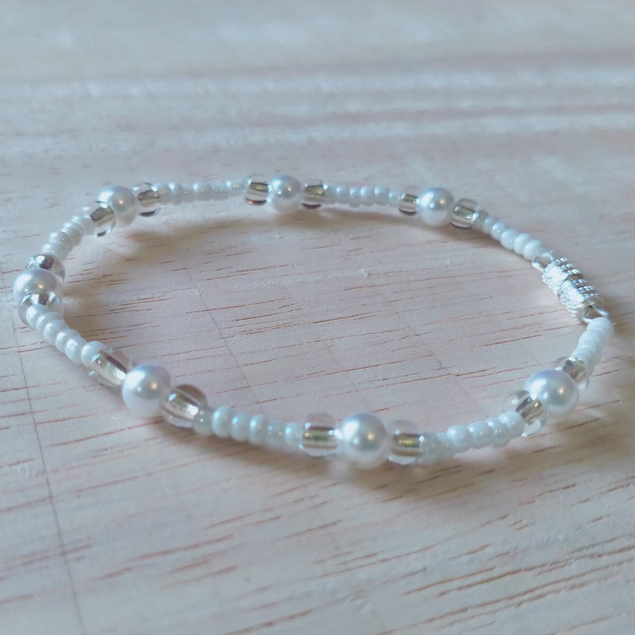 handmade pearl bracelet! Super gorgeous shimmery... - Depop