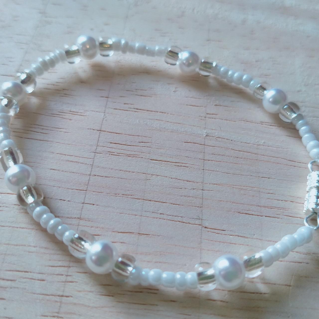 handmade pearl bracelet! Super gorgeous shimmery... - Depop