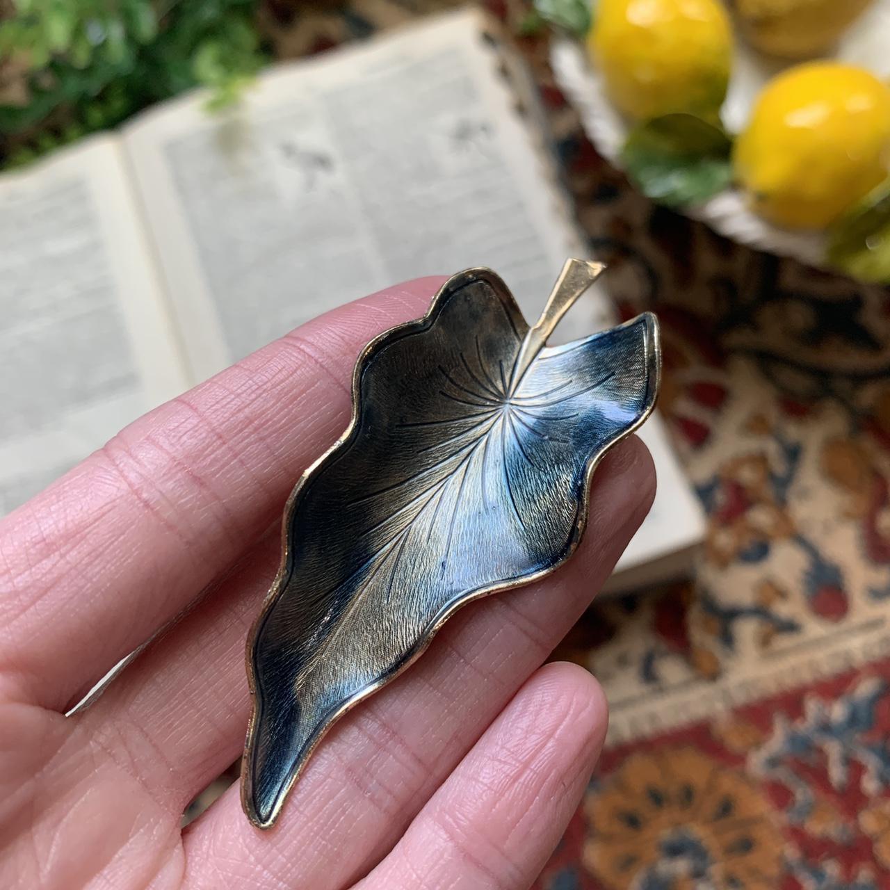 Vintage Folded Leaf Pin 🍃 Cutest little whimsical... - Depop