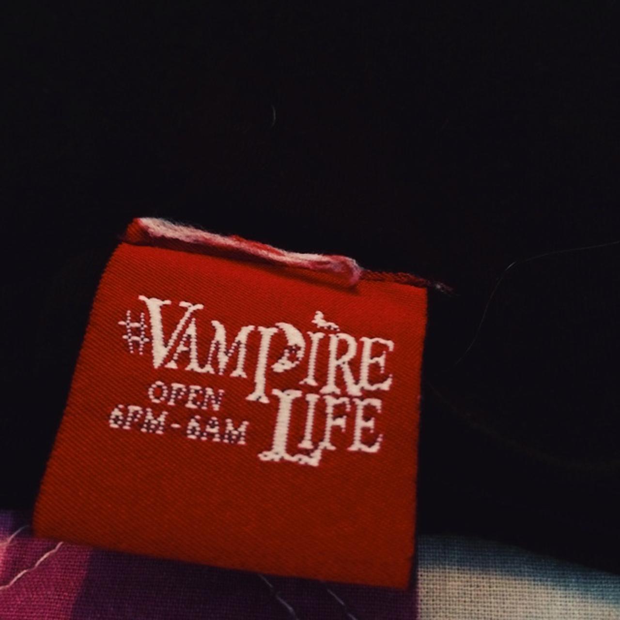 T-SHIRT VAMPIRE LIFE ORIGINALE MADE IN USA TAGLIA M... - Depop