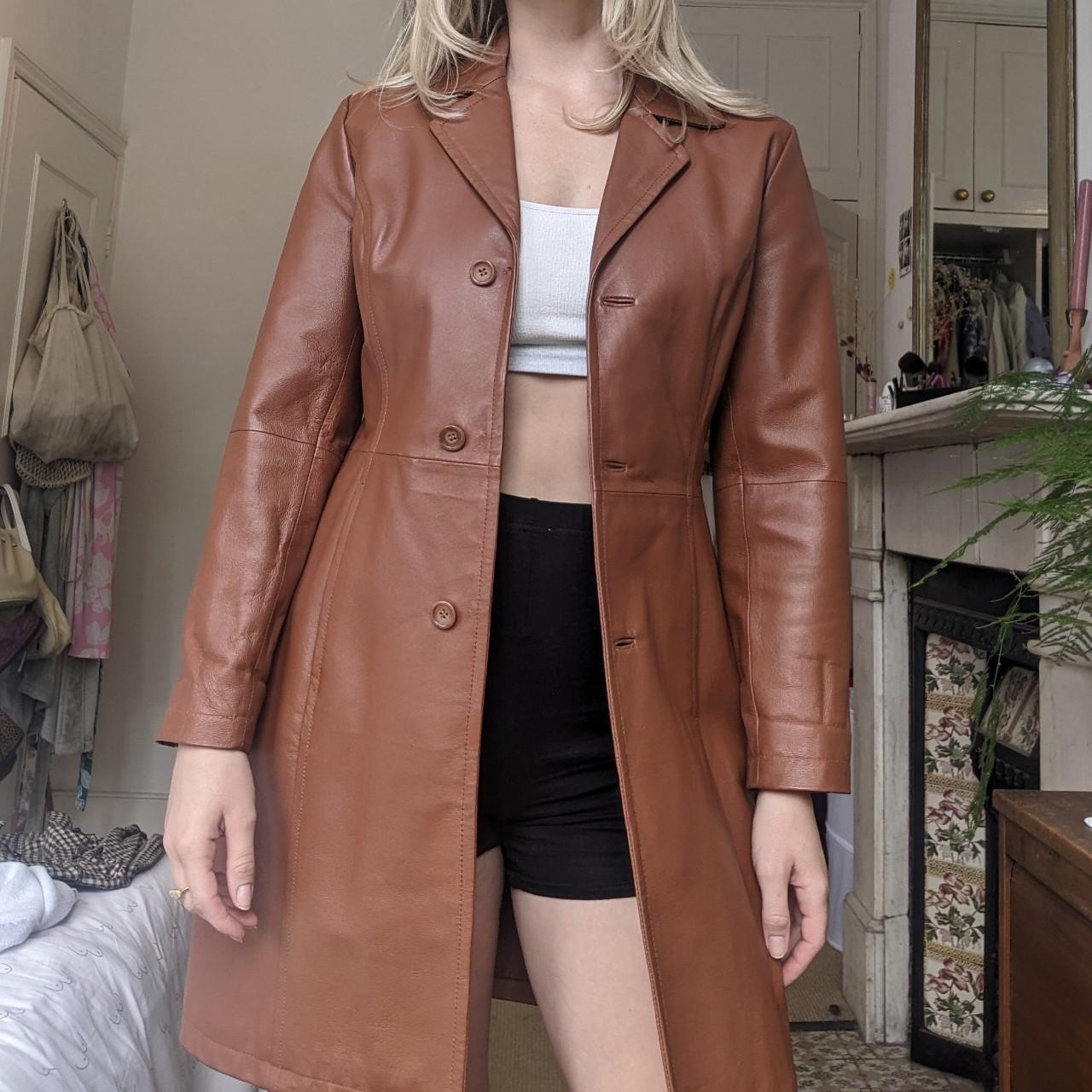 Gorgina 100% leather vintage coat with polyester... - Depop