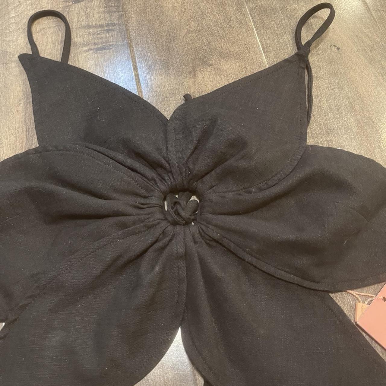 NWT cult Gaia black flower top size large Never been... - Depop