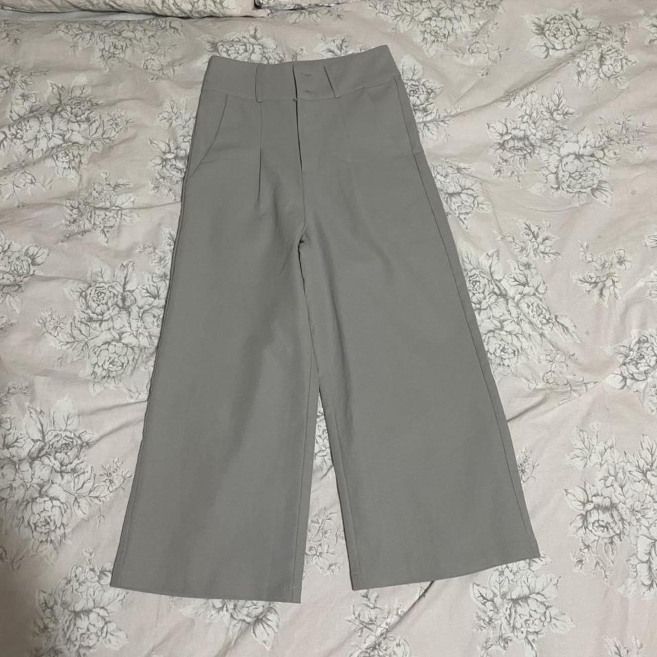 Smart grey wide leg trousers Prettylittlething... - Depop