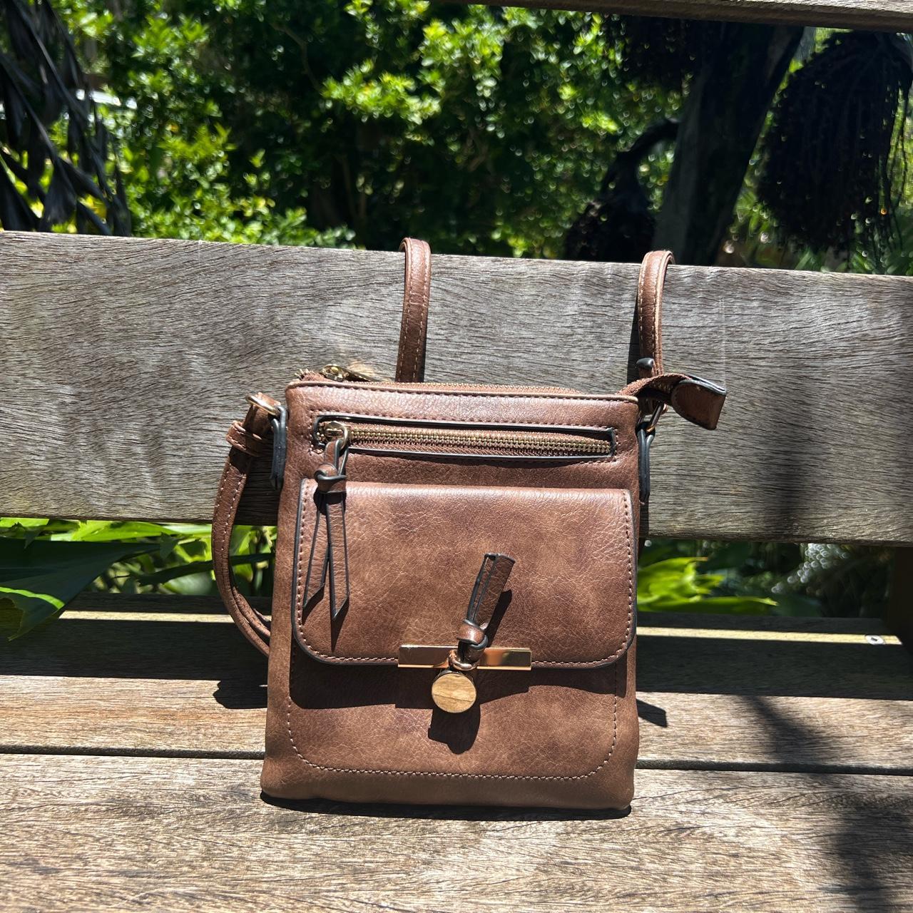 Faux leather small purse / hanging satchel Good... - Depop