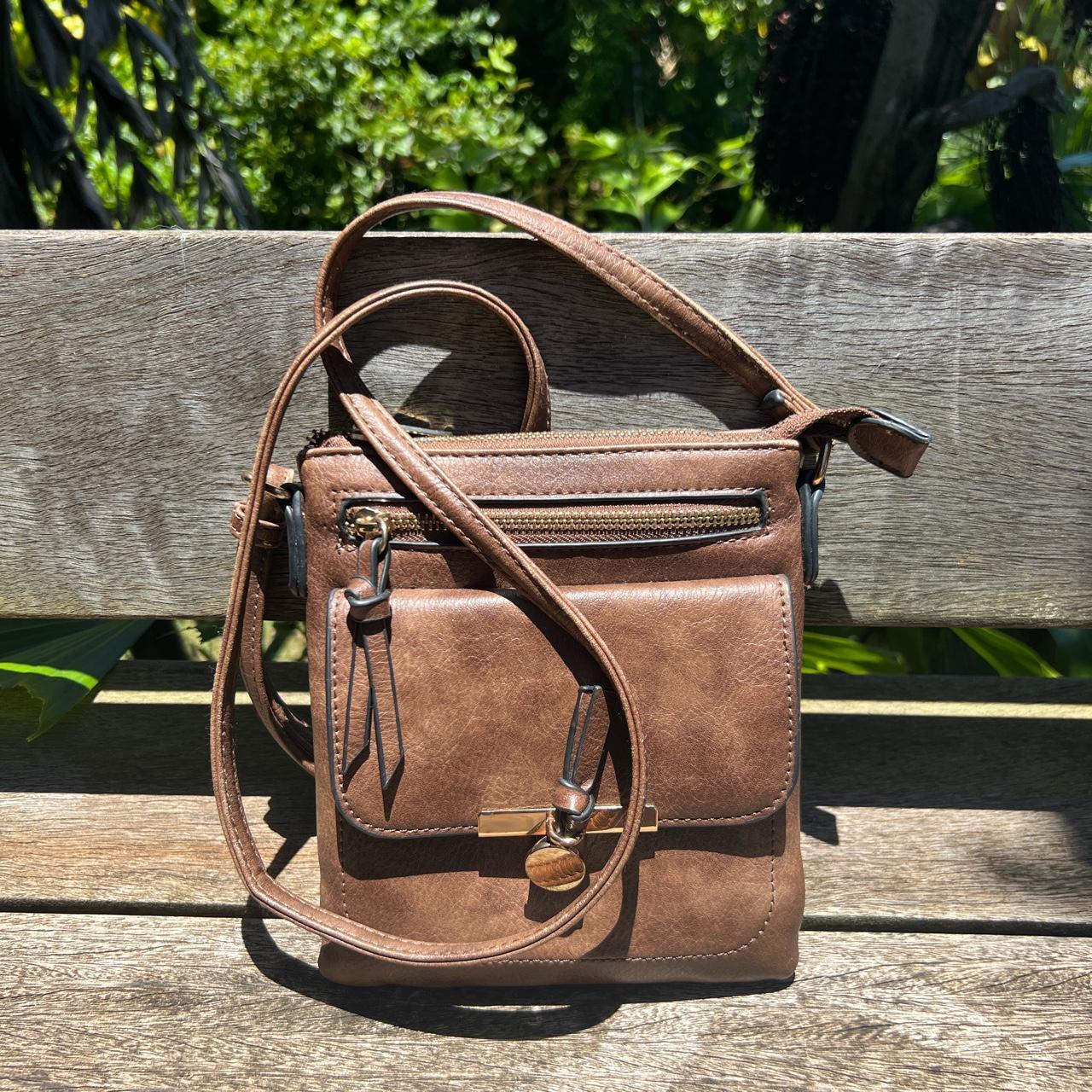 Faux leather small purse / hanging satchel Good... - Depop