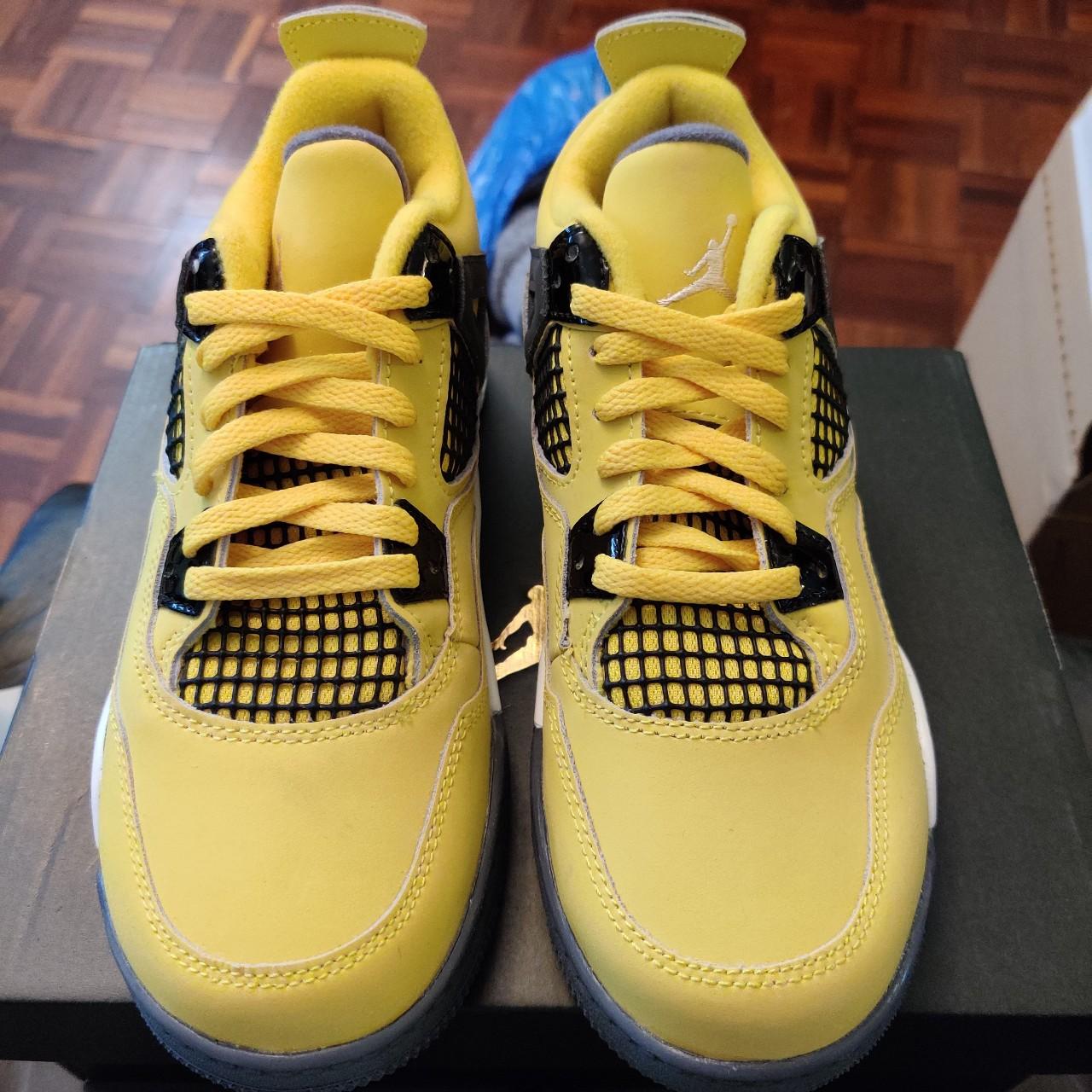 Nike Yellow and Black | Depop