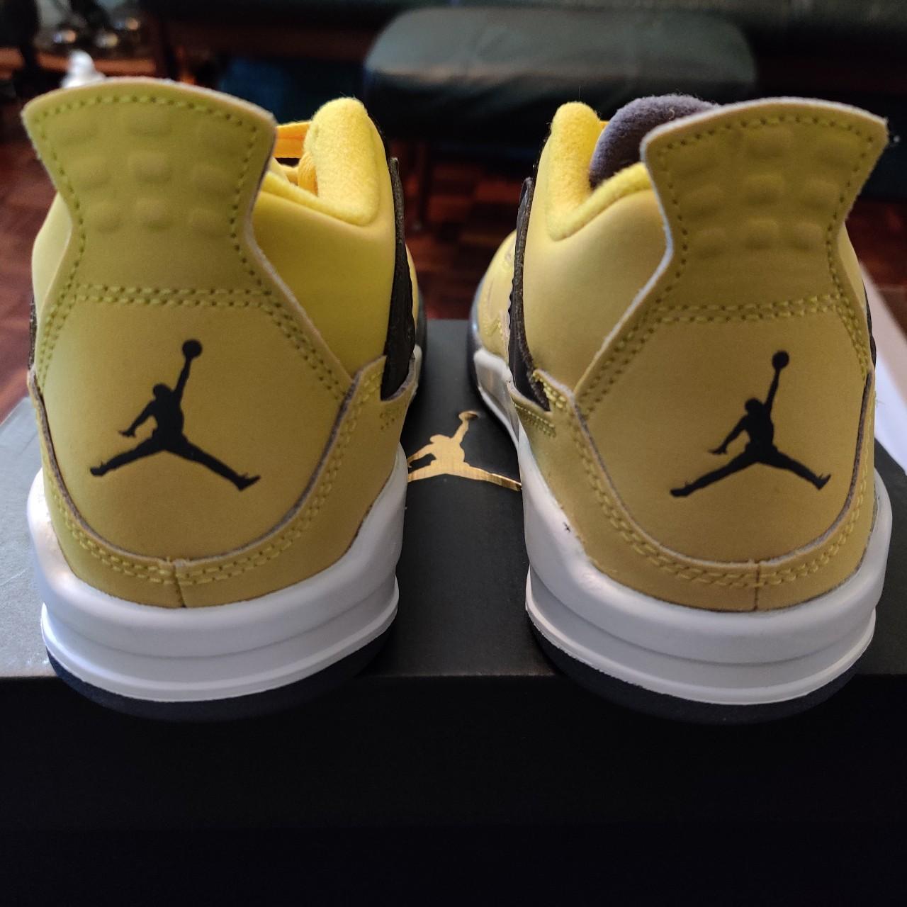 Nike Yellow and Black | Depop