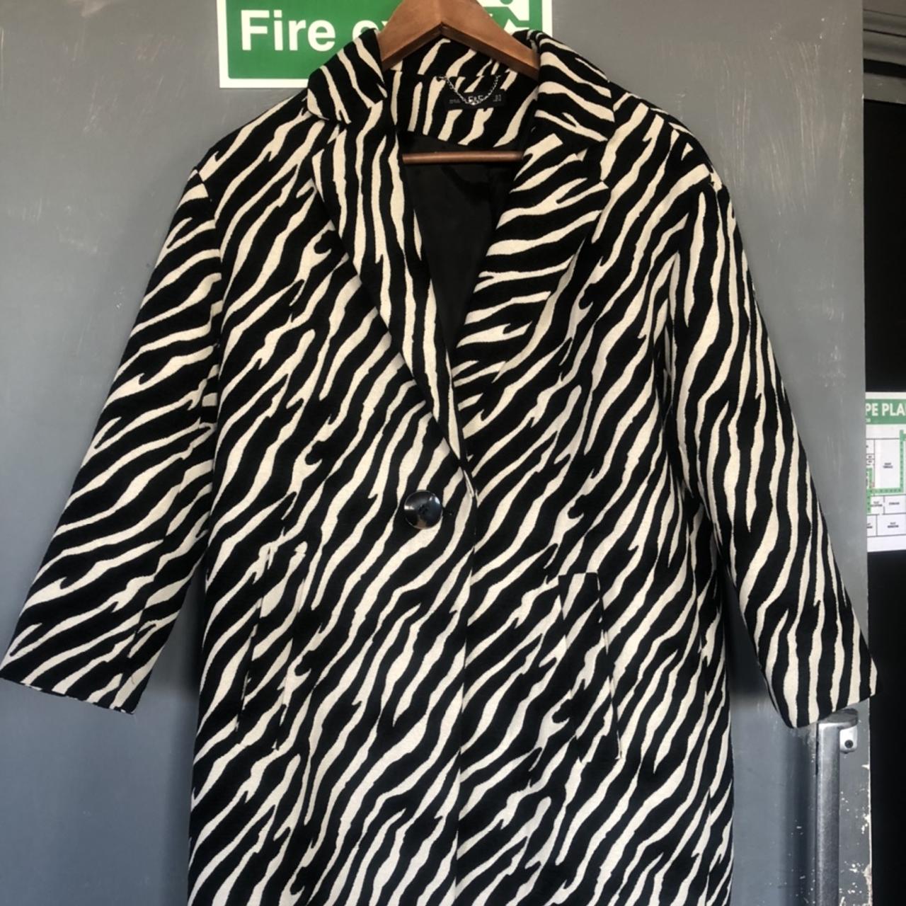 Rad zebra print coat, never worn, size 8.... - Depop