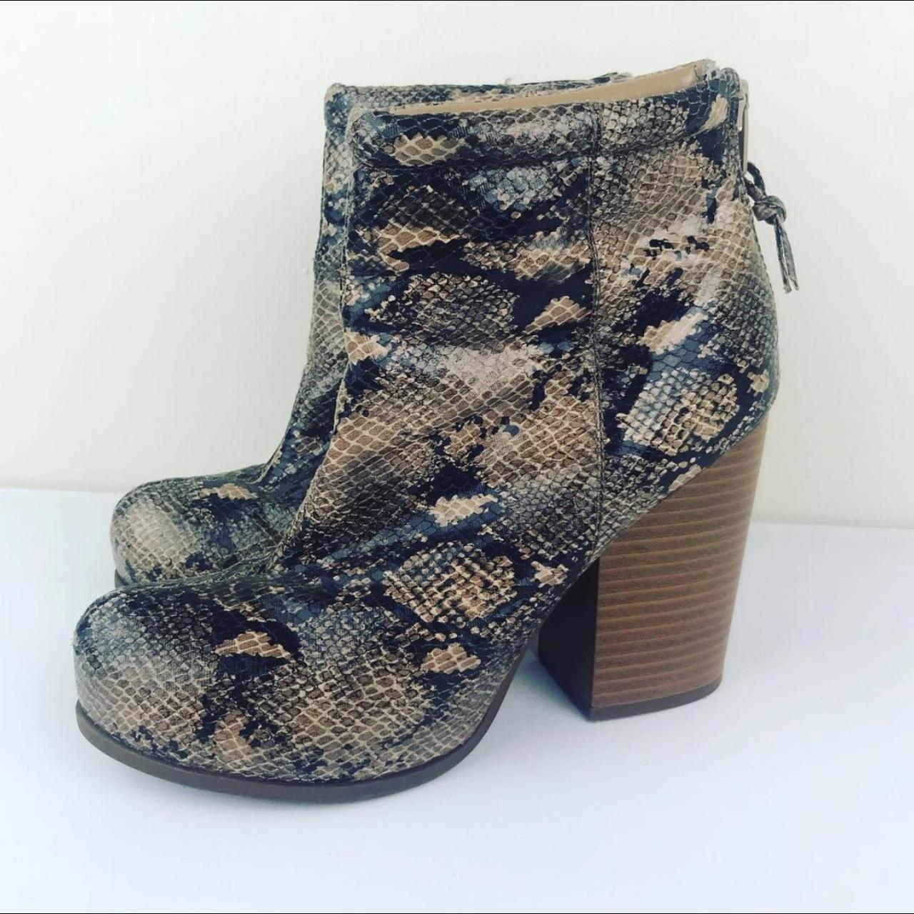 🖤🖤 To die for snake skin ankle boots 🖤🖤 AU 7 these... - Depop