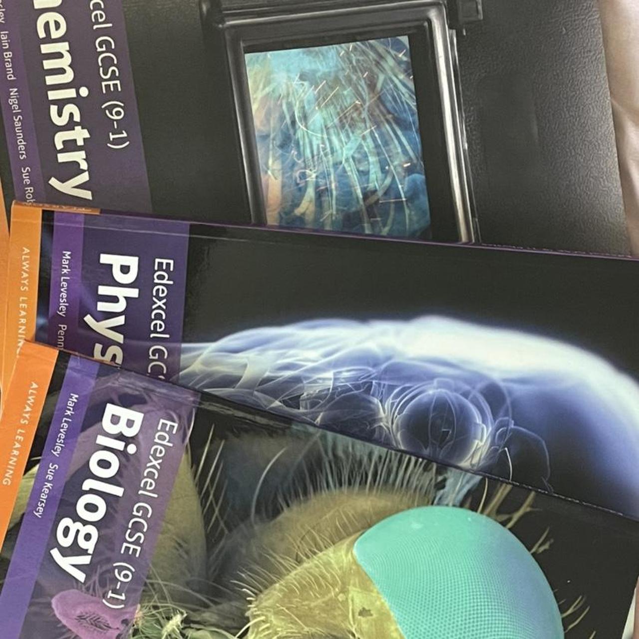 GCSE triple science textbooks RRP: £60 for all... - Depop