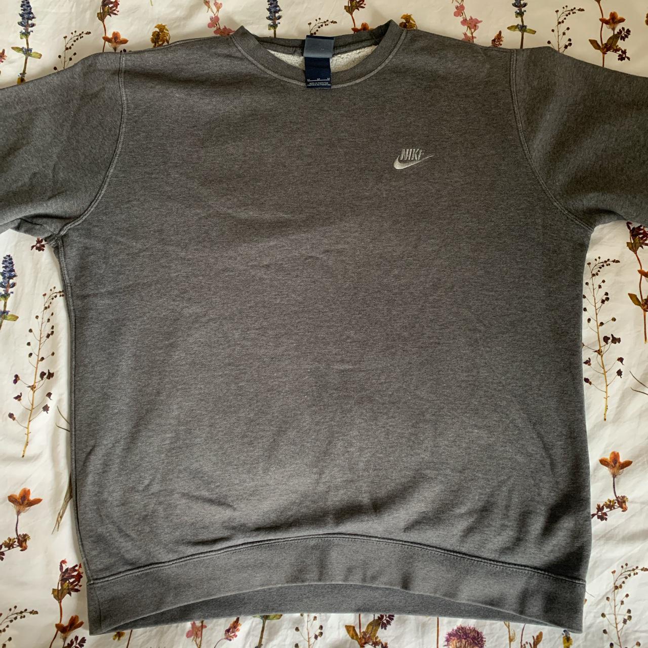 Men’s vintage gray Nike crew neck (sweatshirt) with... - Depop