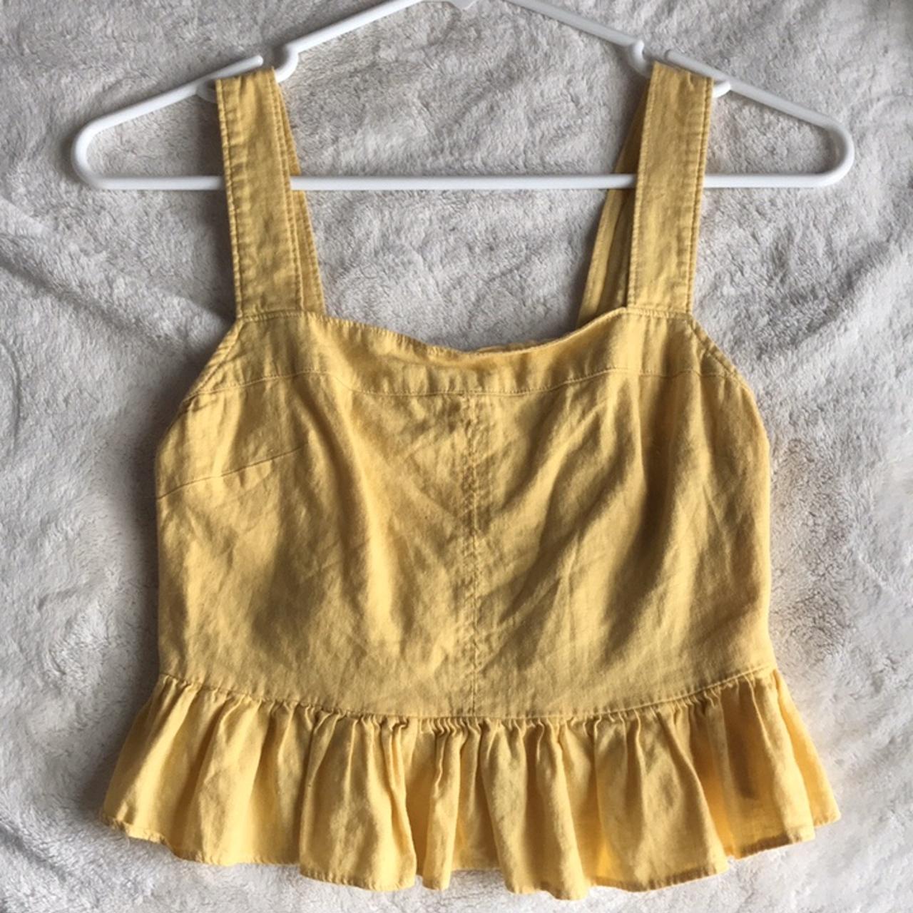 SO CUTE yellow top. Fits an XS/S, has a stretchy... - Depop