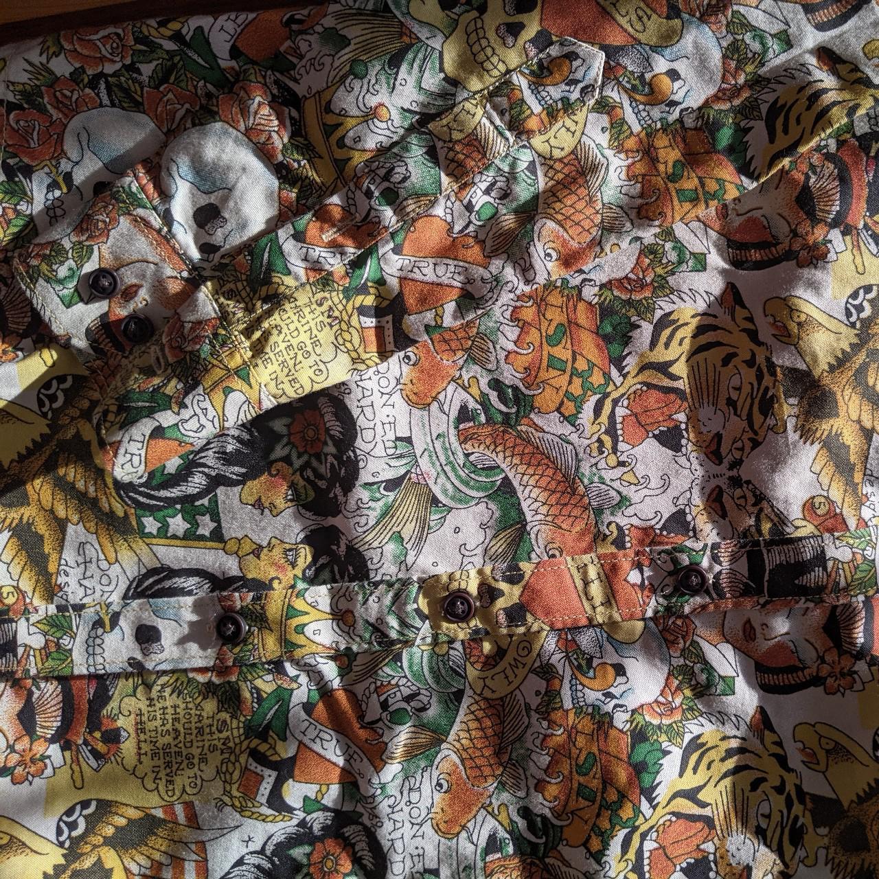 CRISP ED HARDY PRINT BUTTON DOWN SHIRT LOVE KILLS... - Depop