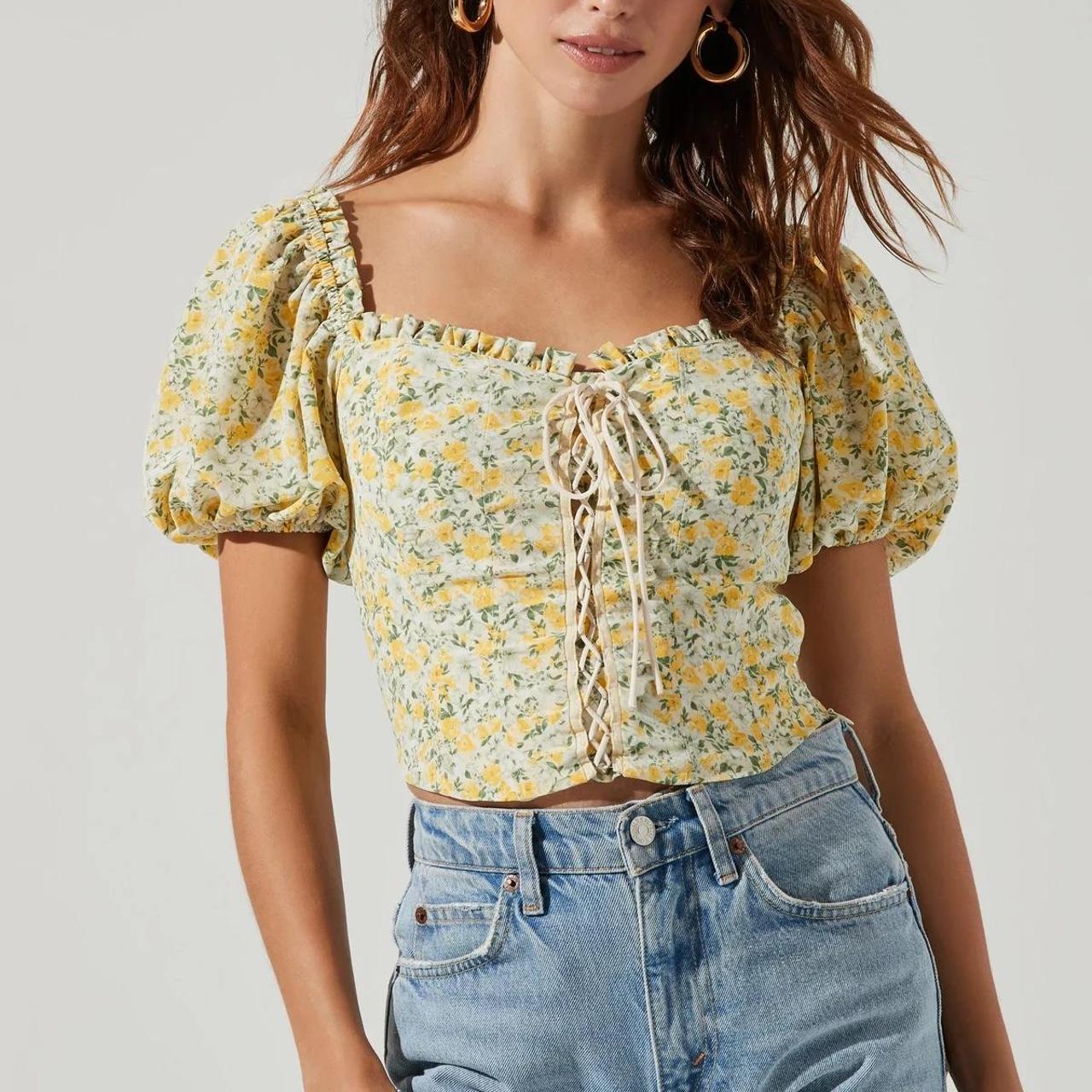 Cute cropped puff sleeve top from ASTR the Label.... - Depop