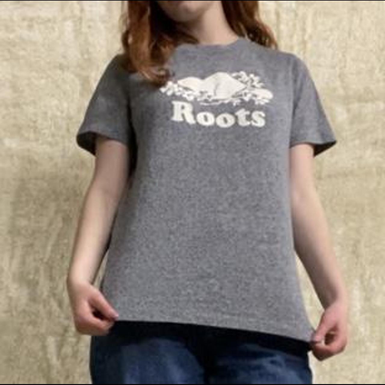 Roots Women's Grey and White T-shirt | Depop