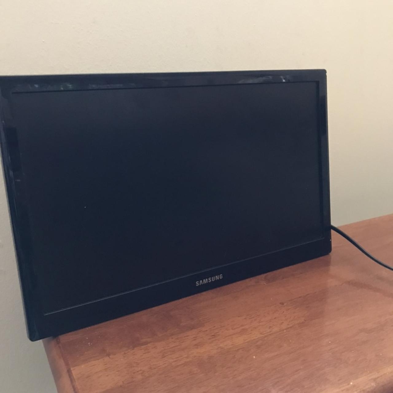Samsung small tv/ monitor 16 inch Does not come... | Depop