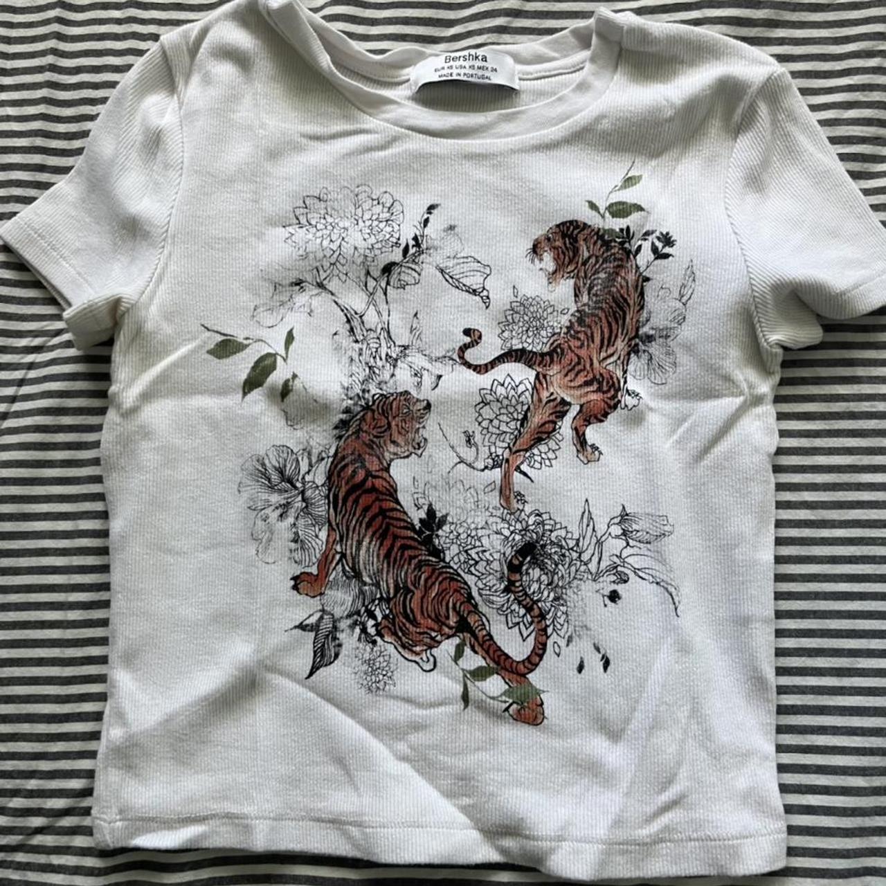 Bershka Vintage Tiger Crop top Super cute and... - Depop
