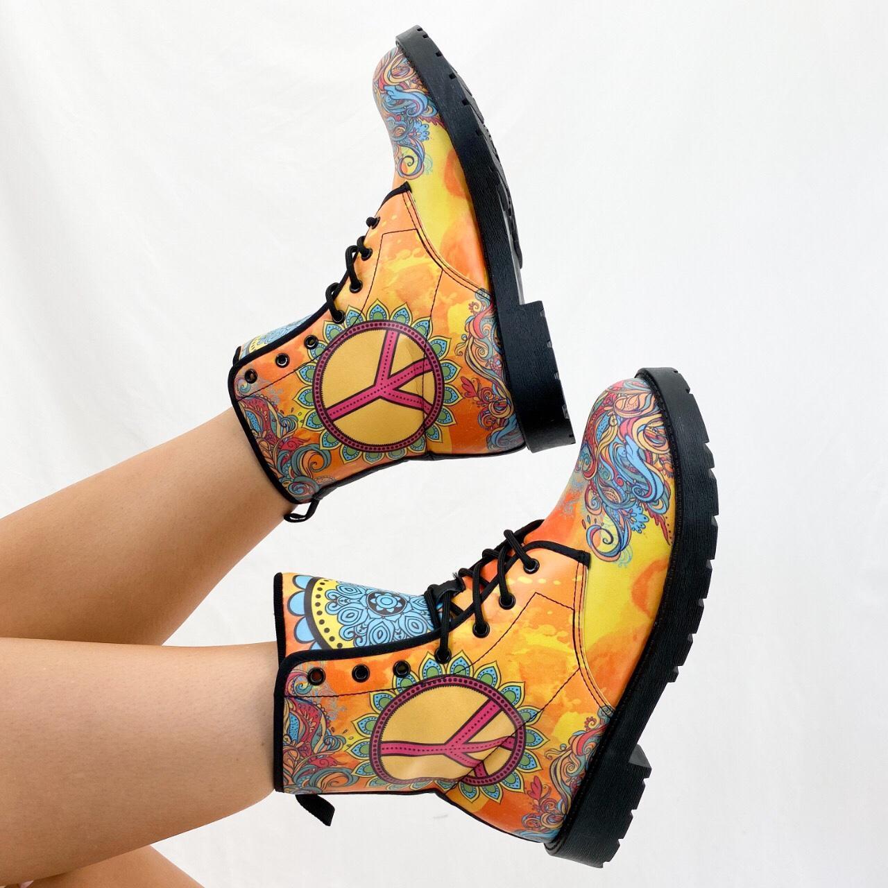 [#357] A Beautiful Y2k Yellow + Orange Peace Sign... - Depop