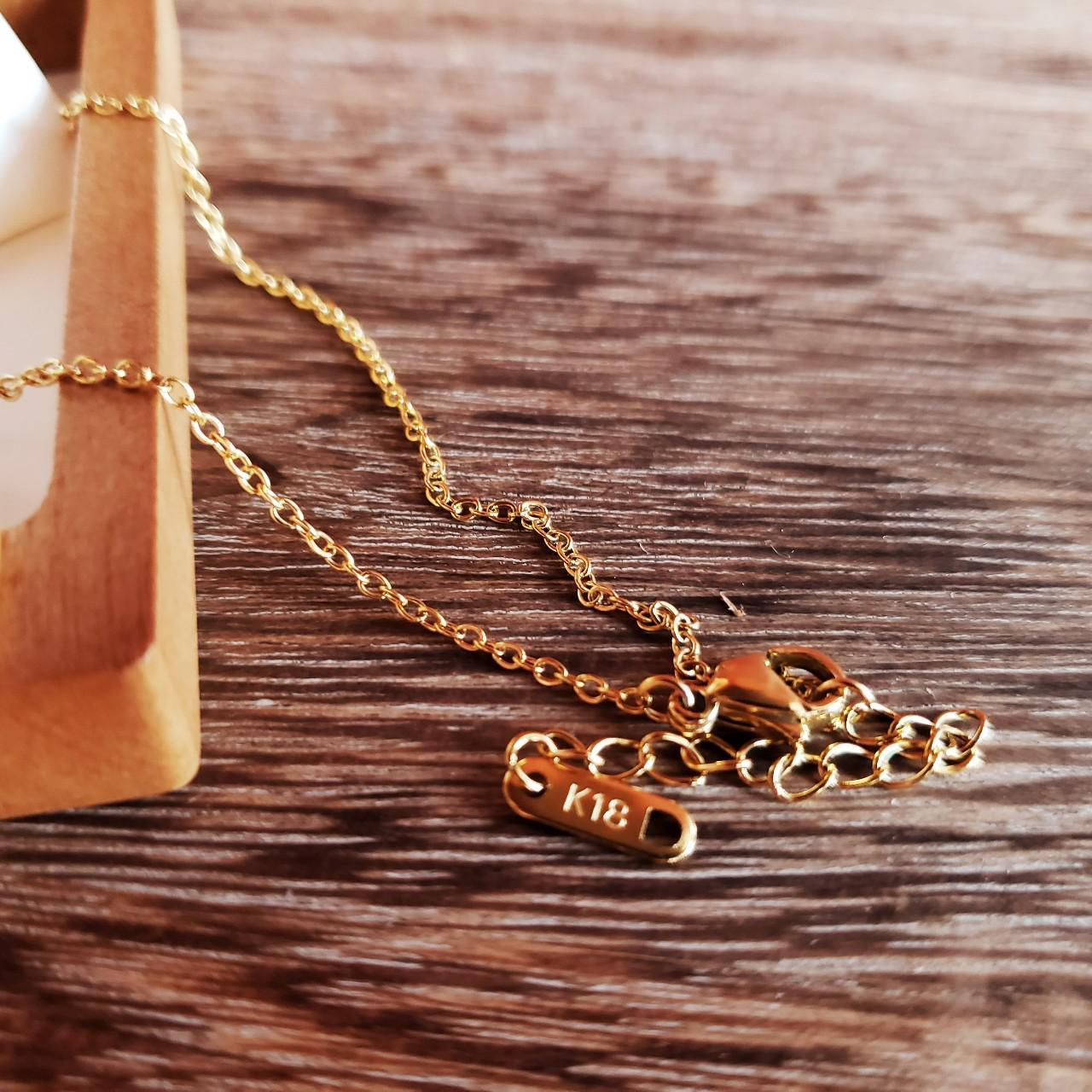 18K Gold drop necklace A simply and classy design ♡... - Depop