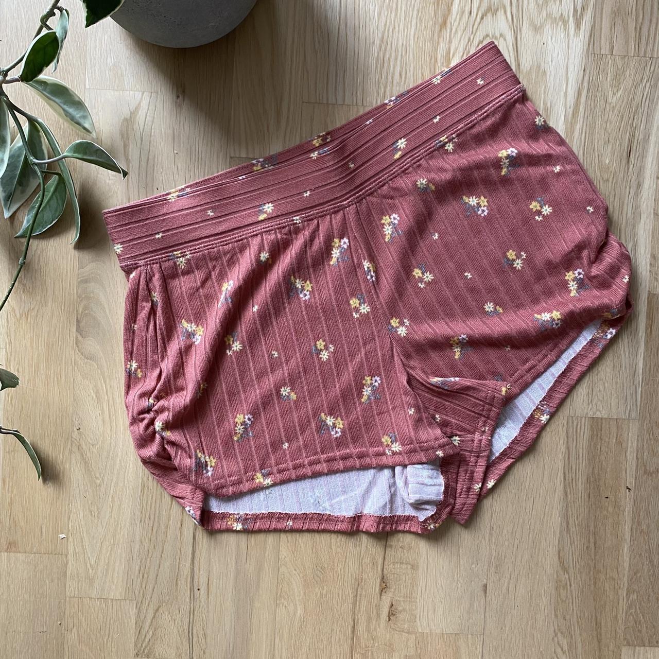 Really lovely soft ribbed shorts with side rouching... - Depop