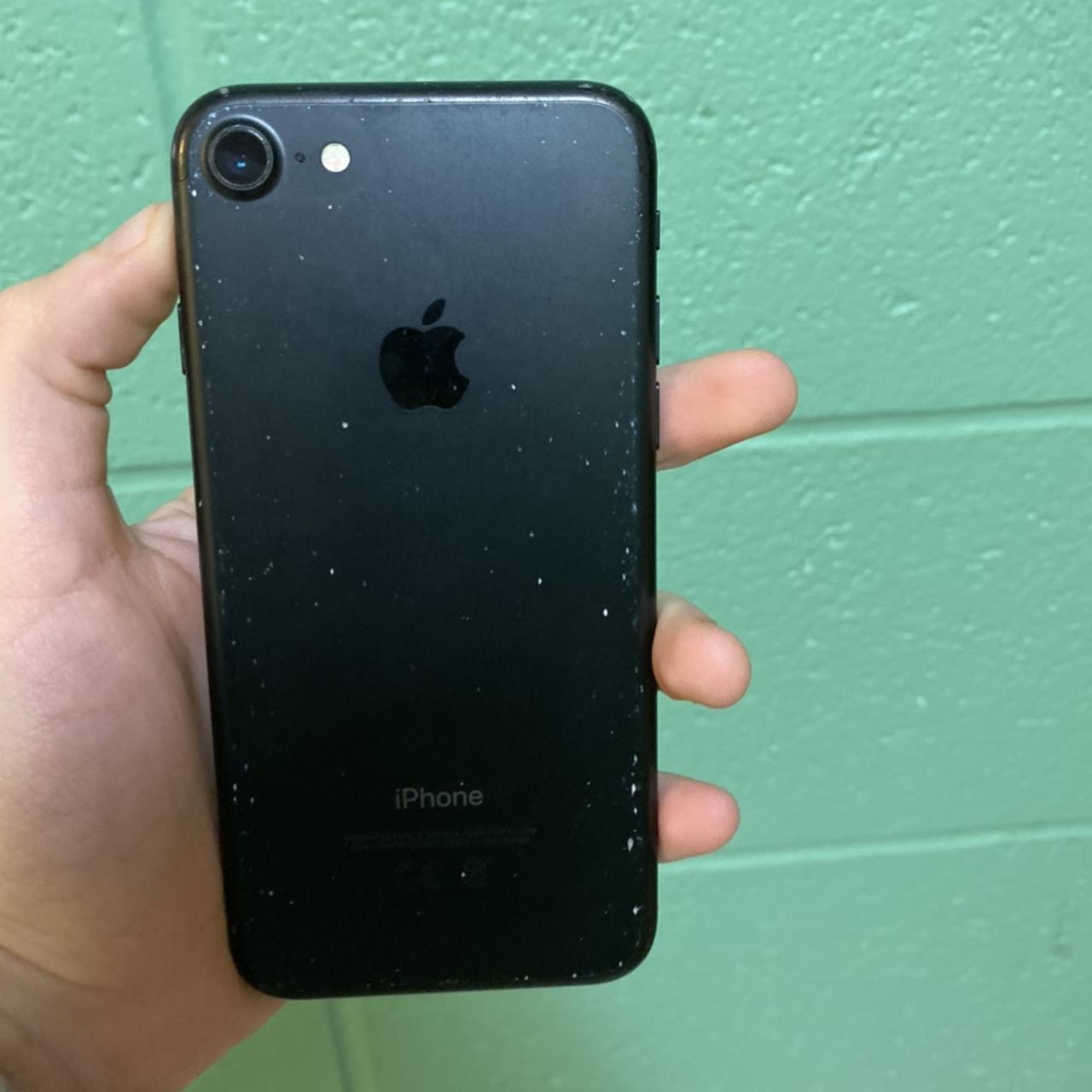 Selling my iPhone 7 after buying the new iPhone 11.... - Depop
