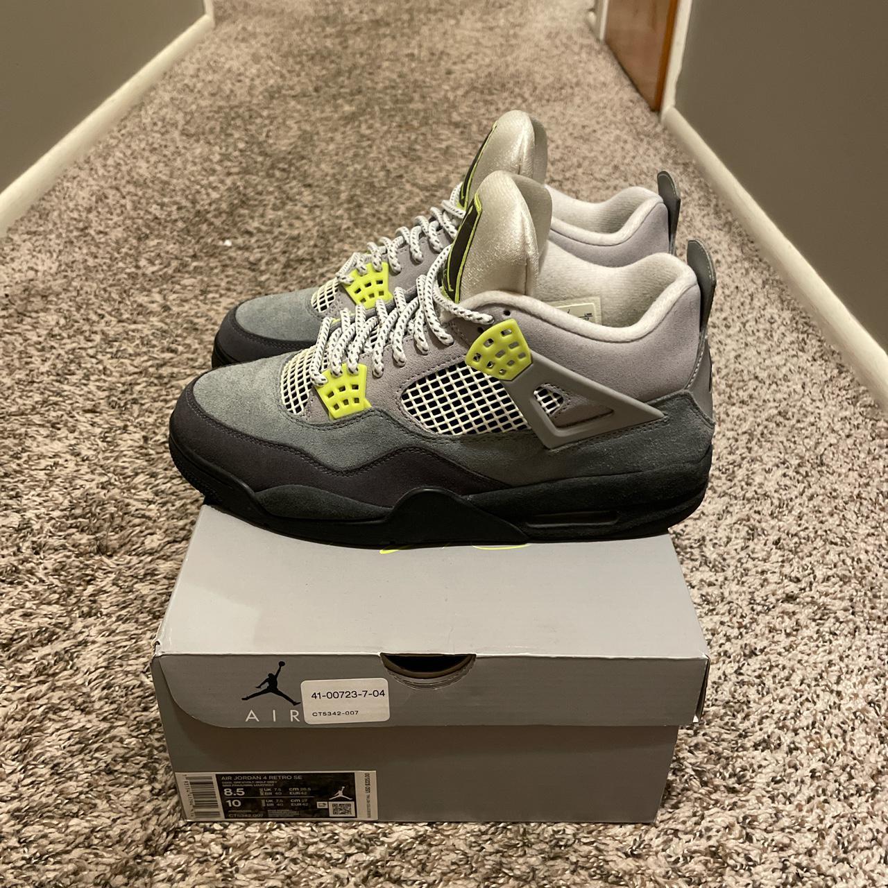 95 neon jordan 4s size 8.5 us men still in flawless... - Depop