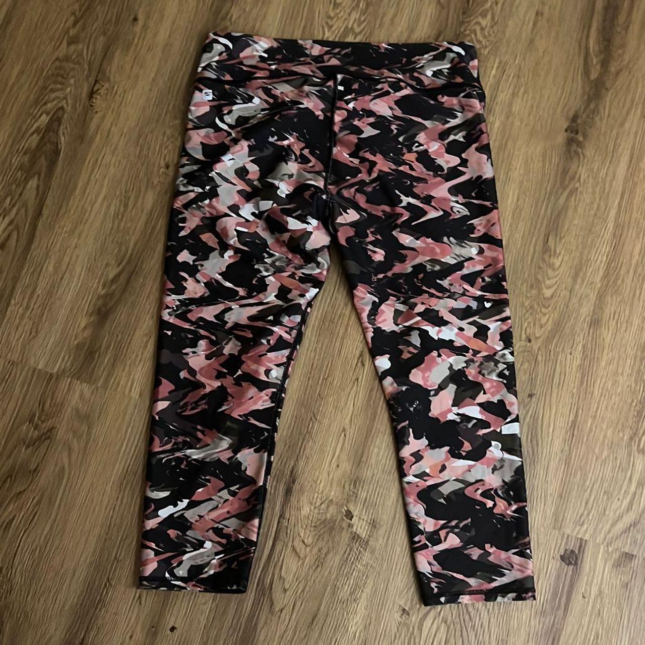 Fabletics Women's Pink Leggings | Depop