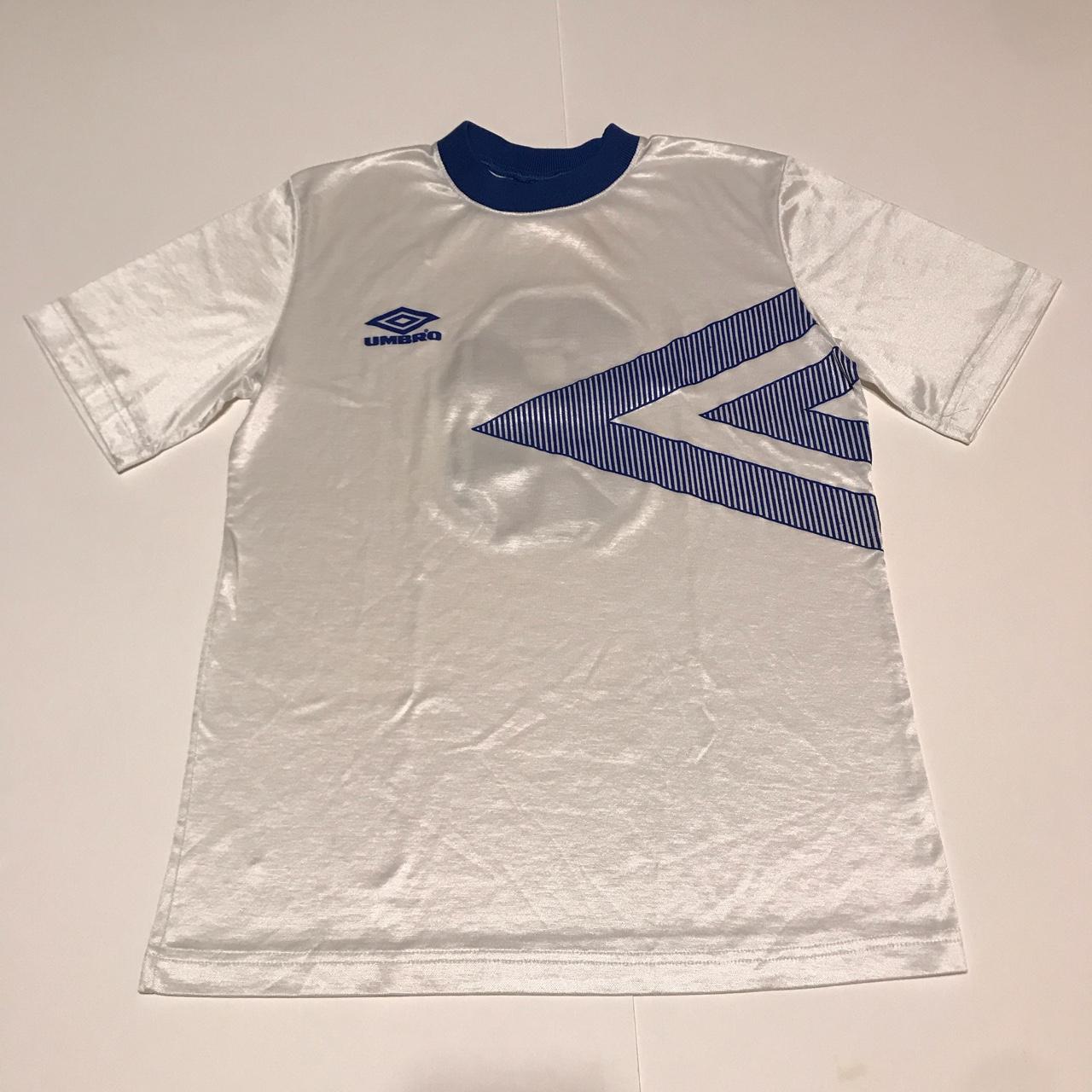 VINTAGE UMBRO FOOTBALL SOCCER FIELD JERSEY (SMALL)... - Depop