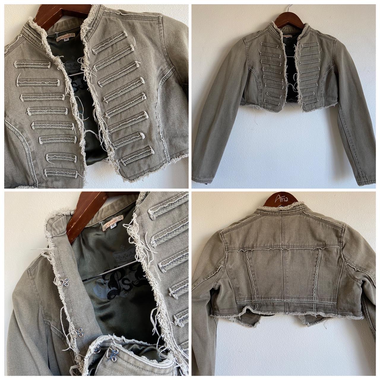 OLIVE GREEN CROPPED JACKET FIT XS A very unique... - Depop